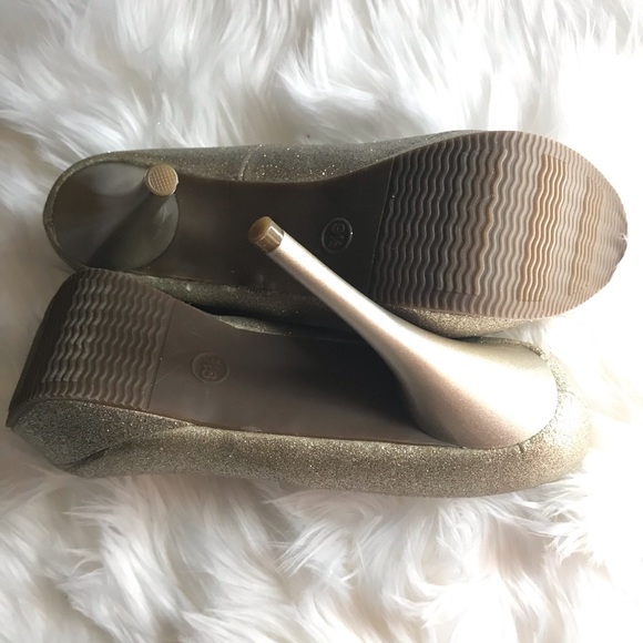Mossimo Supply Co. | Shoes | Gold Glitter Platform Heels Size 95 | Poshmark